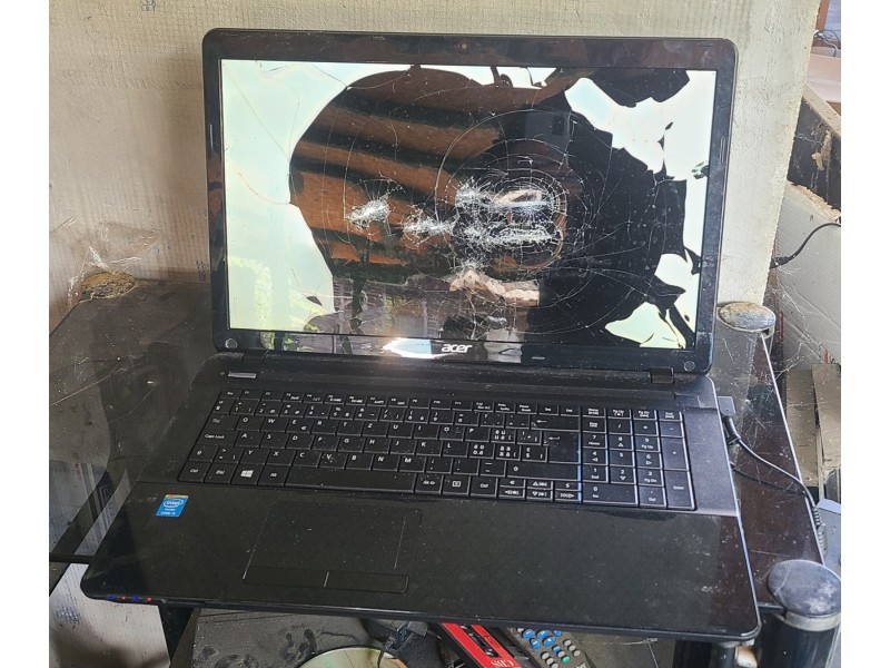 Acer E1 772