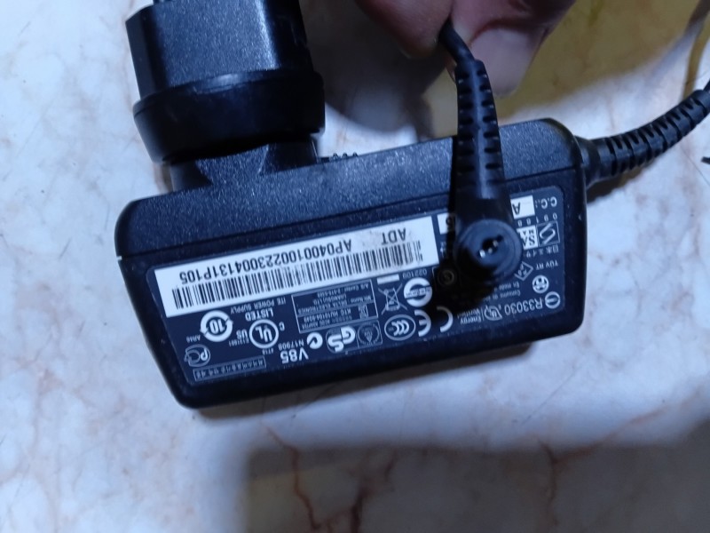 Delta Electronics 19v2.15a ADP 40TH A