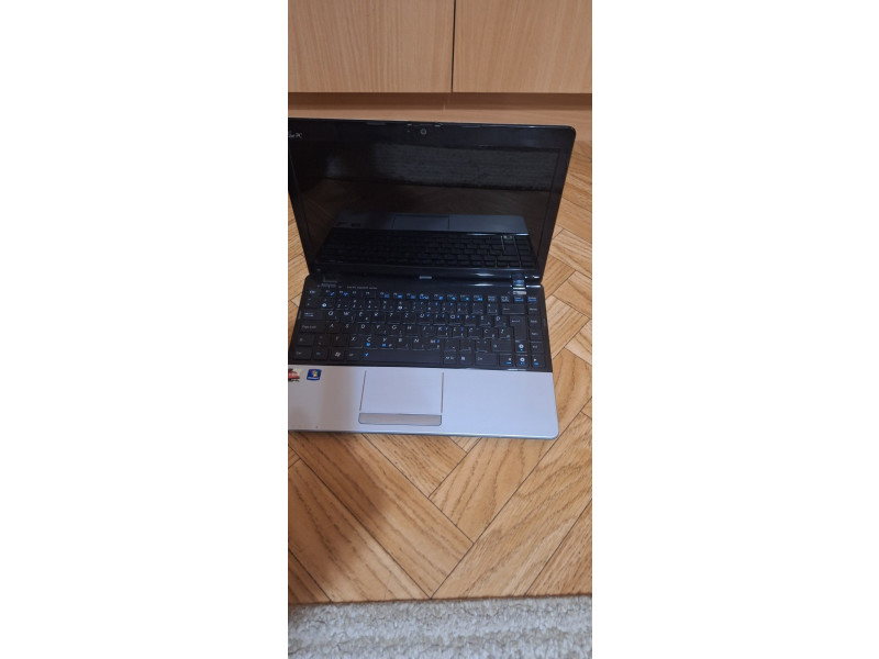 ASUS Eee PC netbook, model 1215B