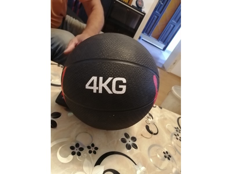 LOPTA MEDICINKA 4 KG