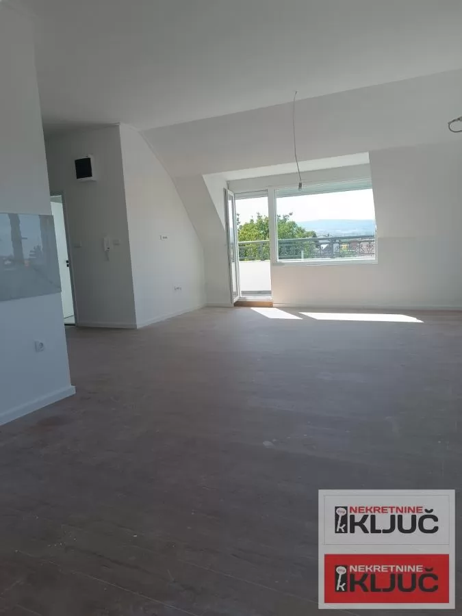BLIZINA LIPOV GAJA, 79 m2+terase, Troiposoban-Duplex, Parking