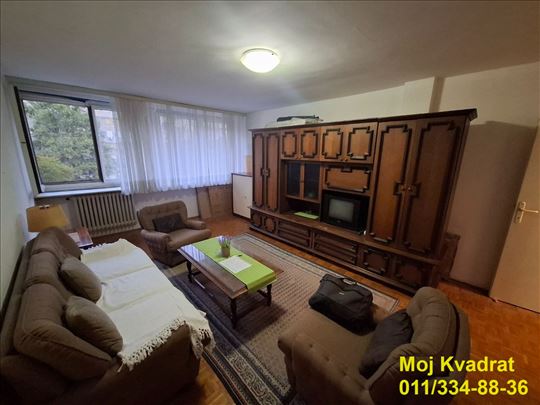 Novi Beograd, Blok 21 - Bulevar Mihajla Pupina