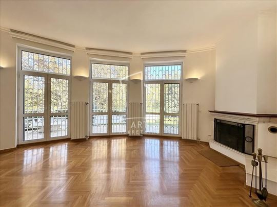 Ekskluzivna vila na Dedinju, mereno 435m2 ID#12810