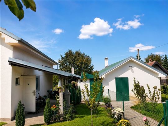 Na prodaju, kuća + okućnica, Mali Požarevac, 95m2