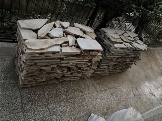 Prodajem lomljeni mermer i plavi kamen