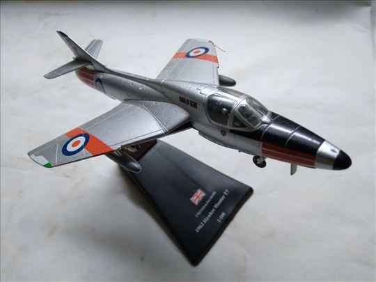 Avion Amercom Hawker Hunter 1:100 ,metal