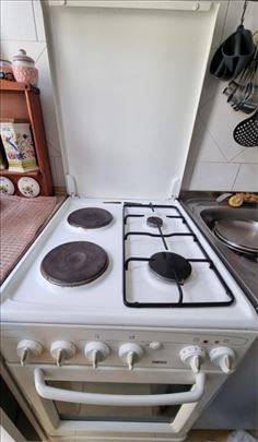 Zanussi šporet na plin i struju