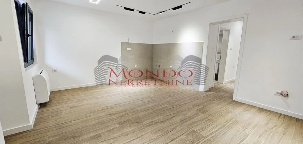 Prodaje se dvoiposoban renoviran stan, Duvanište.