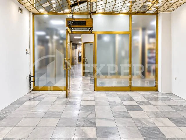 Izdaje se lokal u starom podzemnom prolazu, 34m2