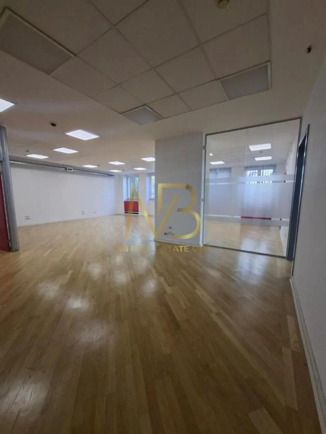 Renoviran poslovni prostor na odličnoj lokaciji – Francuska ulica, Beograd