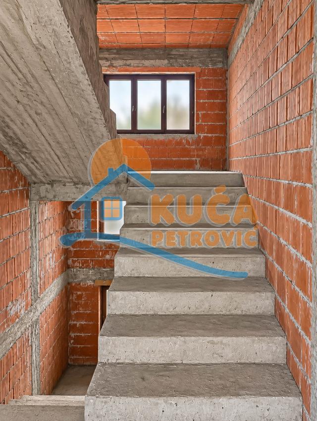 Na prodaju kuća 219m2, u Prokuplju