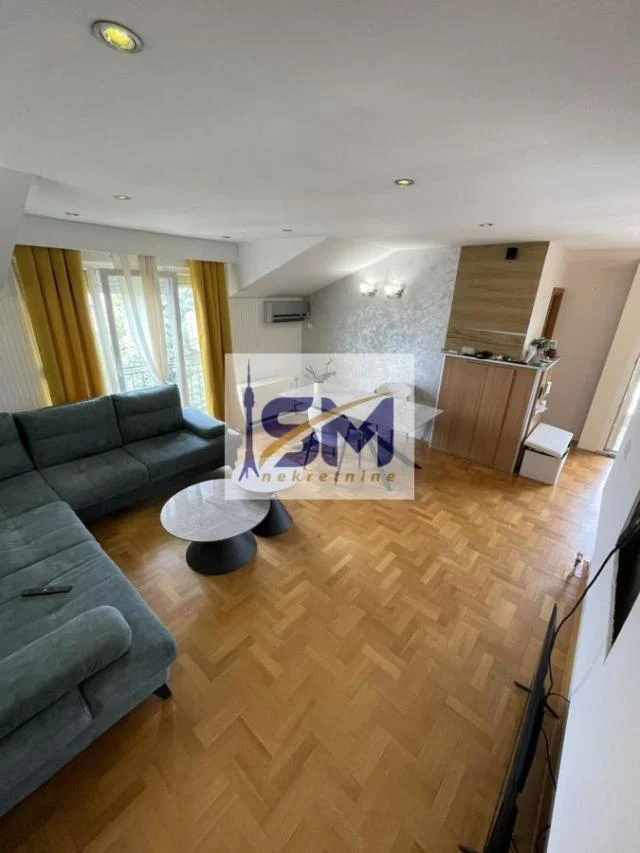Zemun polje, stan 105m2