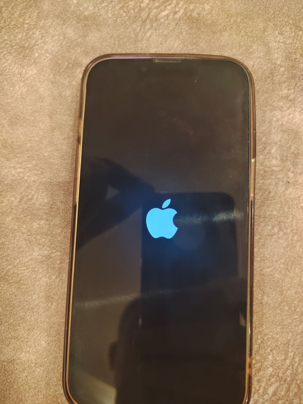 Apple iPhone – crni, sa dve zadnje kamere, prvi vlasnik odličan sve