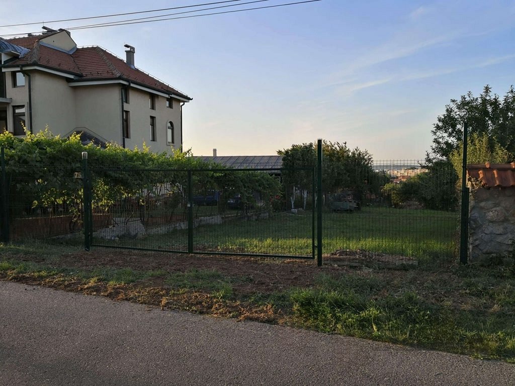 PRODAJEM PLAC 5 ARI – VOŽDOVAC / JAJINCI – ODLIČNA LOKACIJA ZA GRADNJU