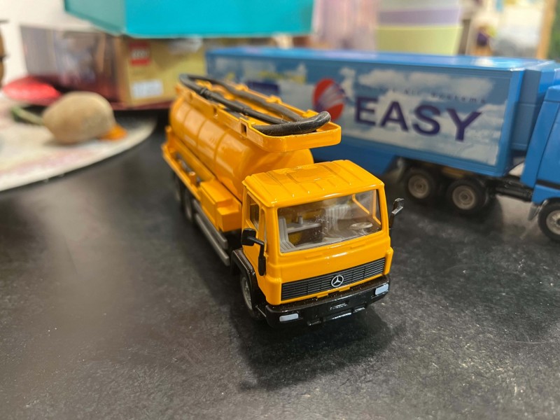 Siku 2932 Mercedes Benz komunalni kamion