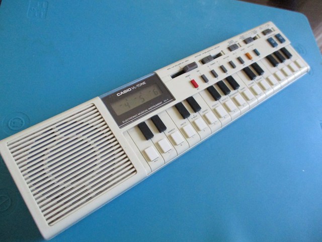 CASIO VL-Tone VL-1 - sintisajzer i kalkulator