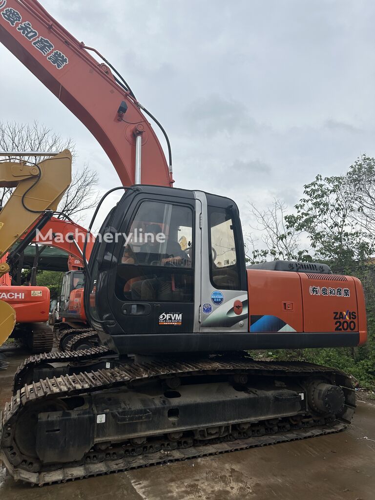 Hitachi ZX200 bager guseničar