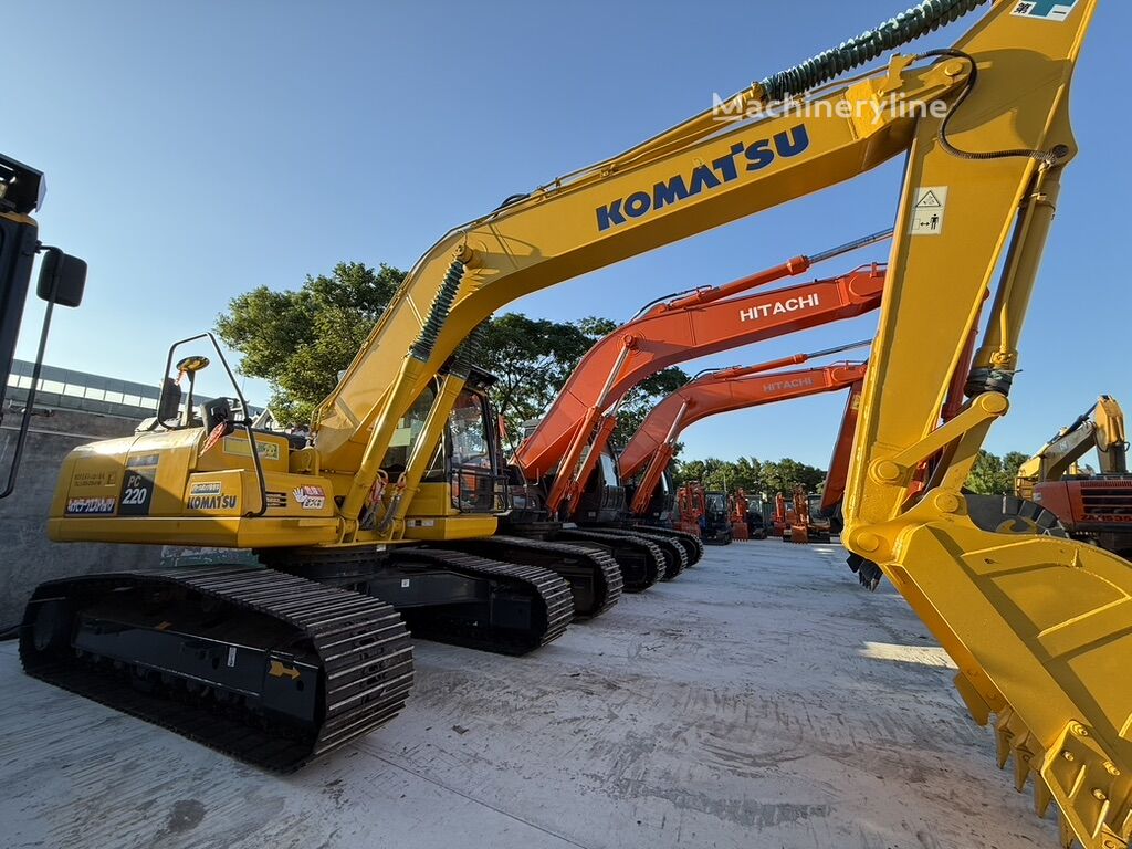 Komatsu PC220-8 bager guseničar