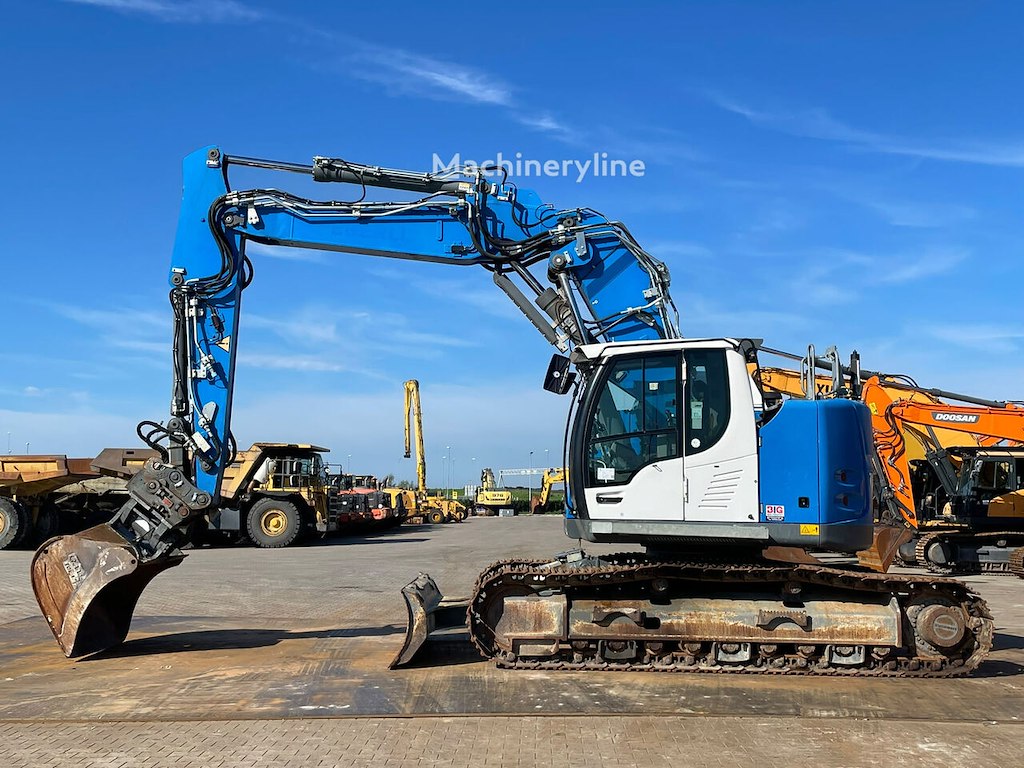 Liebherr 926 KLC Compact bager guseničar