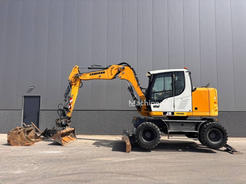 Liebherr A 912 Compact (3 Buckets + Forks) bager točkaš