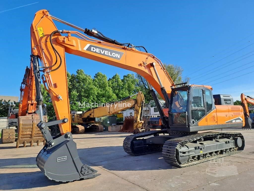 Novi Develon DX300LC-7M bager guseničar
