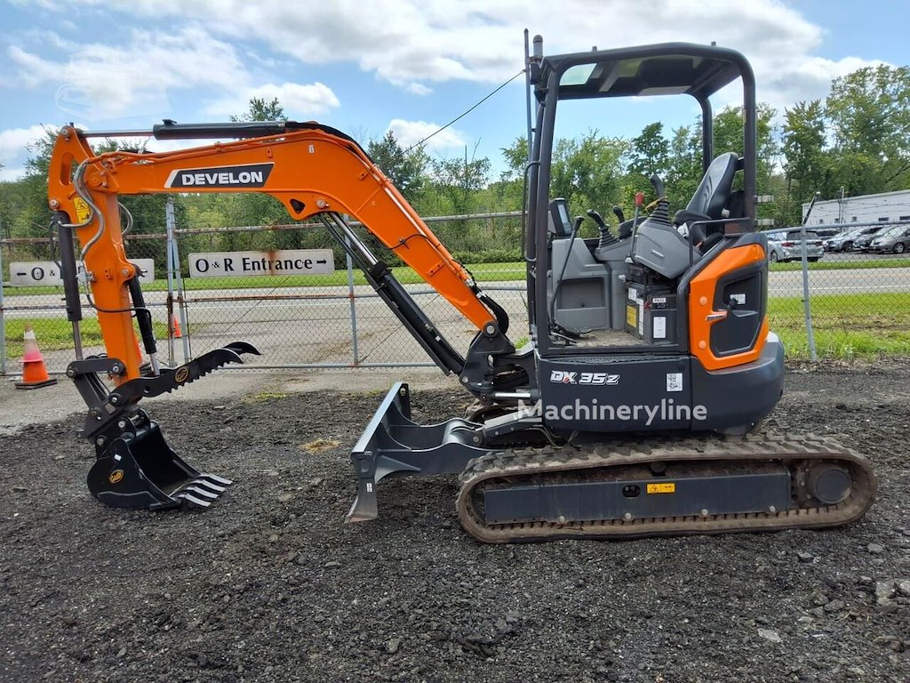 Novi Develon DX35Z-7 mini bager