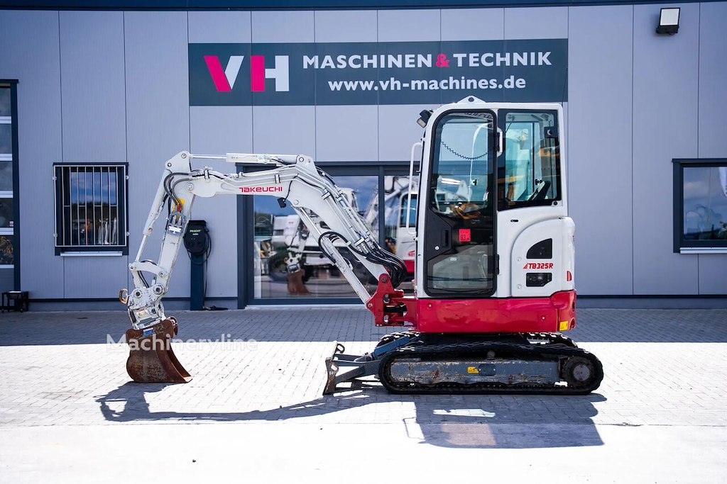 Takeuchi TB325R mini bager