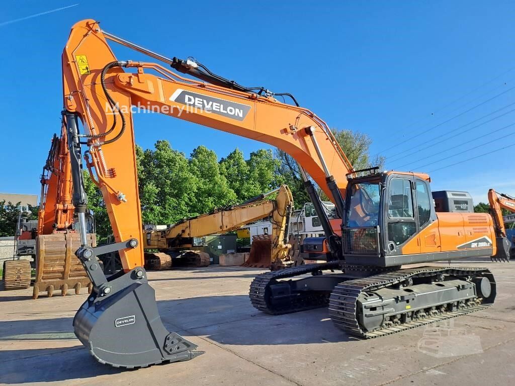 Novi Develon DX300LC-7M bager guseničar