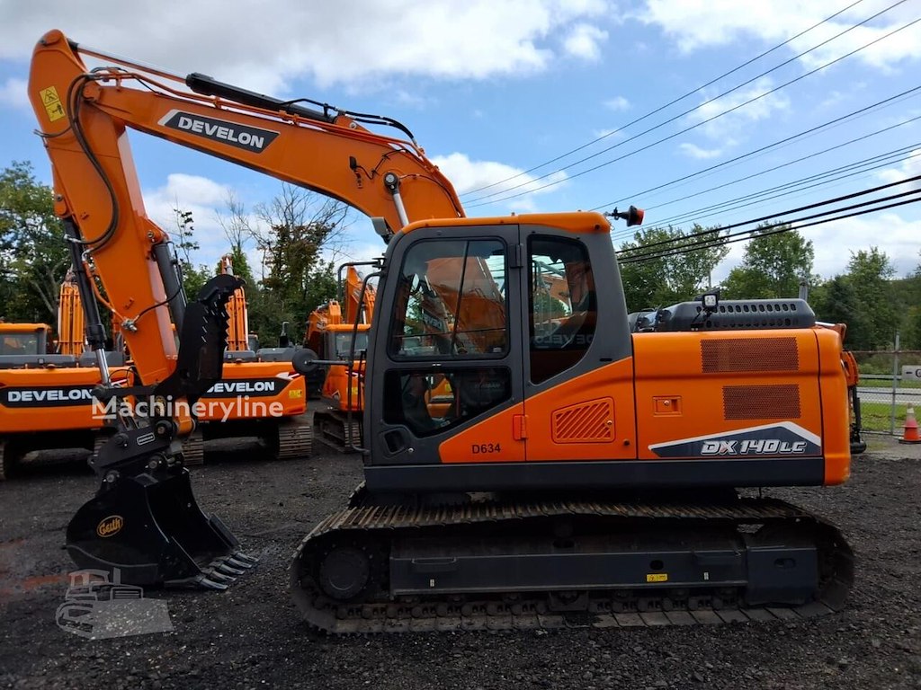 Novi Develon DX140LC-7 bager guseničar