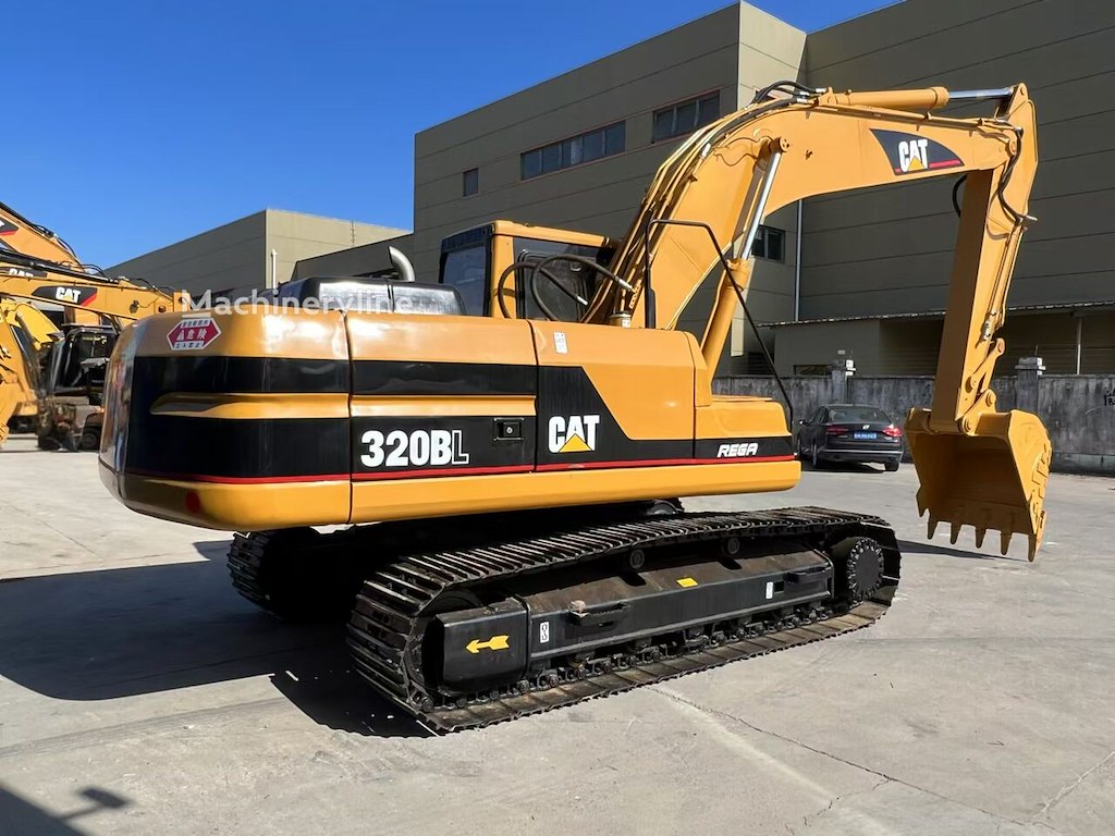 Caterpillar 320B bager guseničar