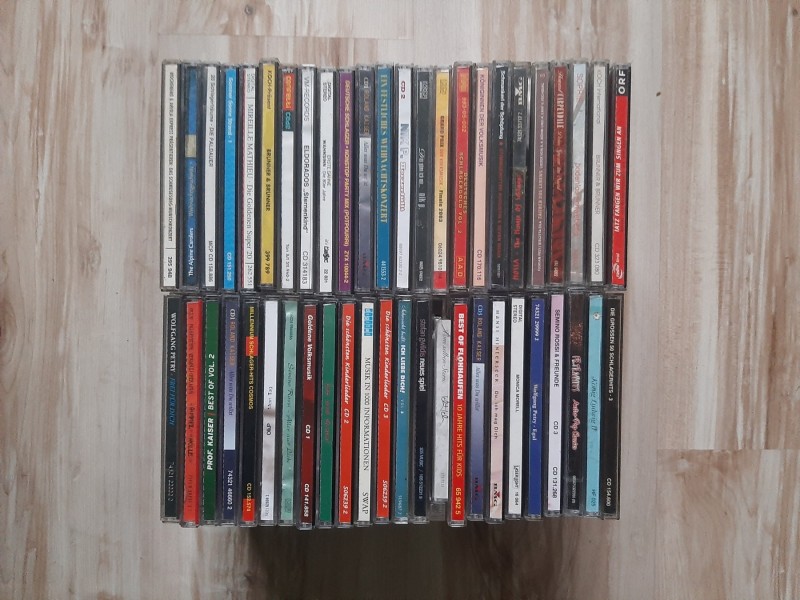 LOT CD muzika – ostatak iz kupljenog LOT-a
