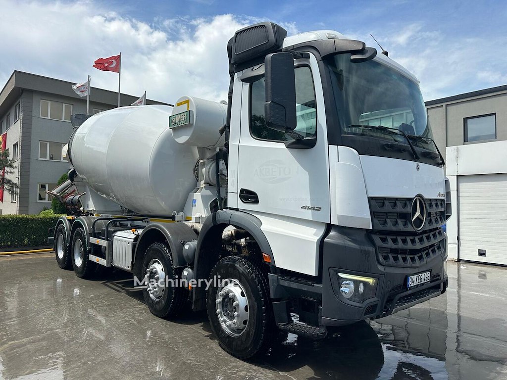 IMER-L&T 2024 na šasiji Mercedes-Benz 4142 kamion s mešalicom za beton
