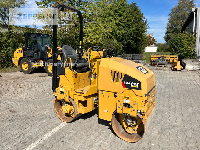 Caterpillar CB1.7 valjak za asfalt