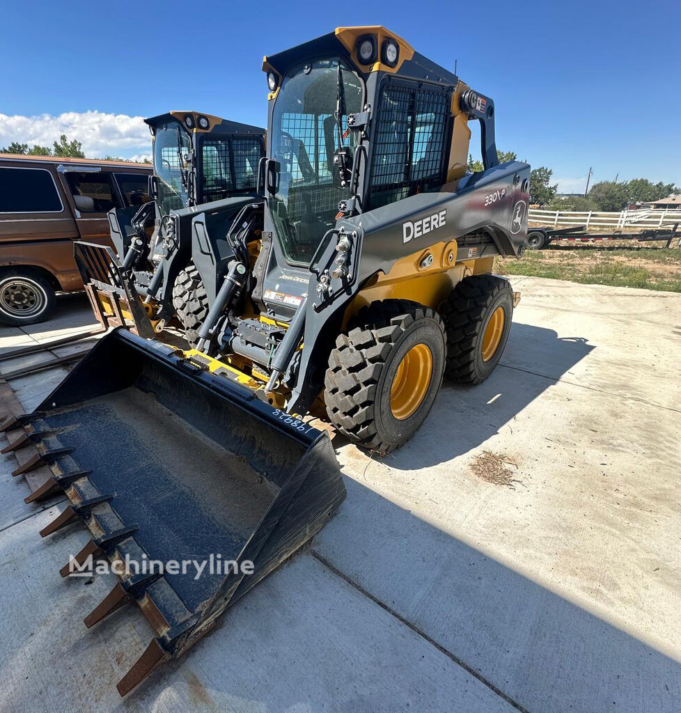 John Deere 330 P-Tier mini utovarivač