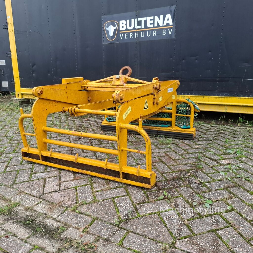 Prodaje se BSV 40300 hvatač okruglih bala na aukciji