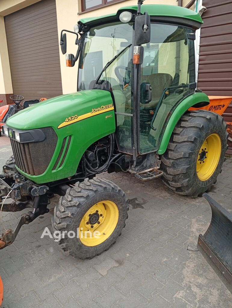 John Deere 4520 traktor točkaš