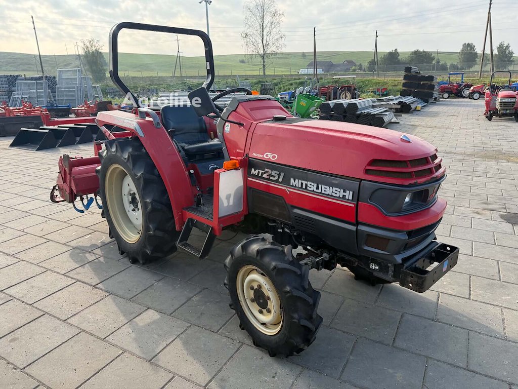Mitsubishi MT251 mini traktor