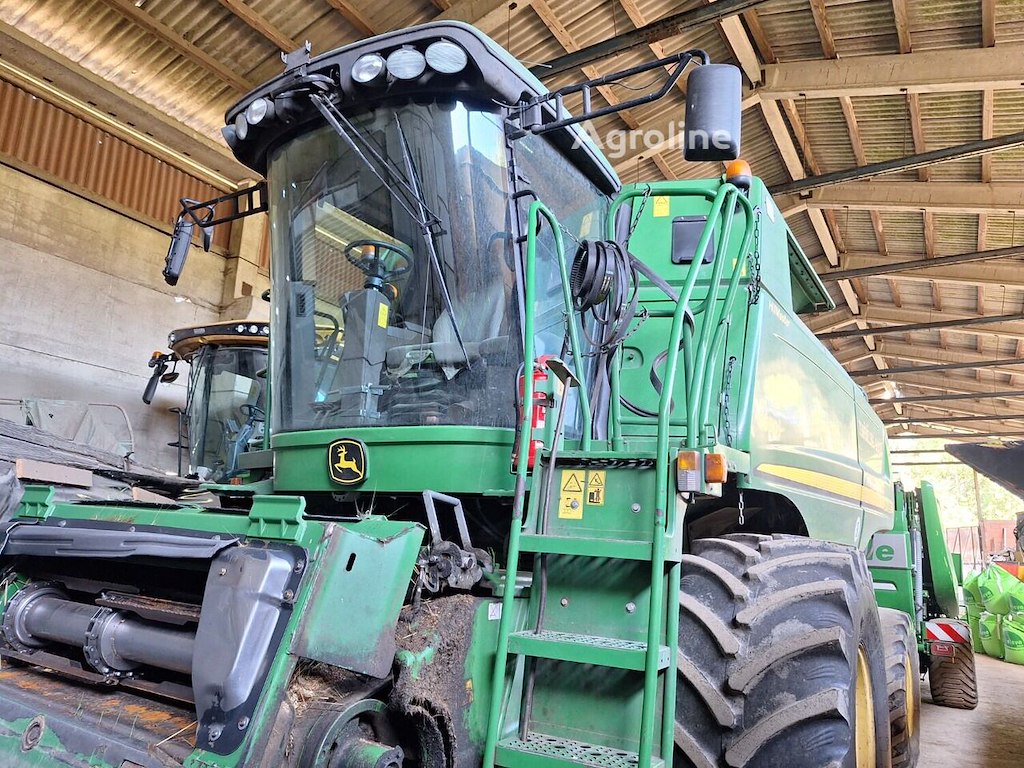 Prodaje se John Deere S 690 I + LIŠTA JOHN DEERE 630R + ŘEPKOVÝ ADAPTÉR BISO kombajn za žito na aukciji