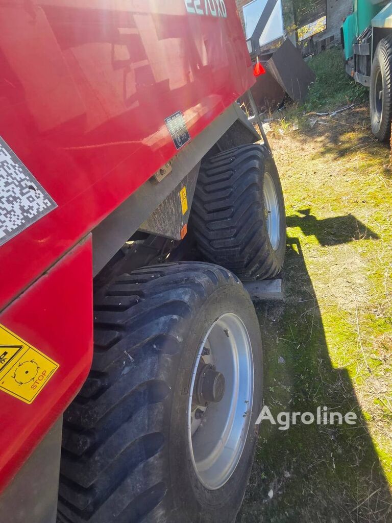 Massey Ferguson 2270 balirka za četvrtaste bale