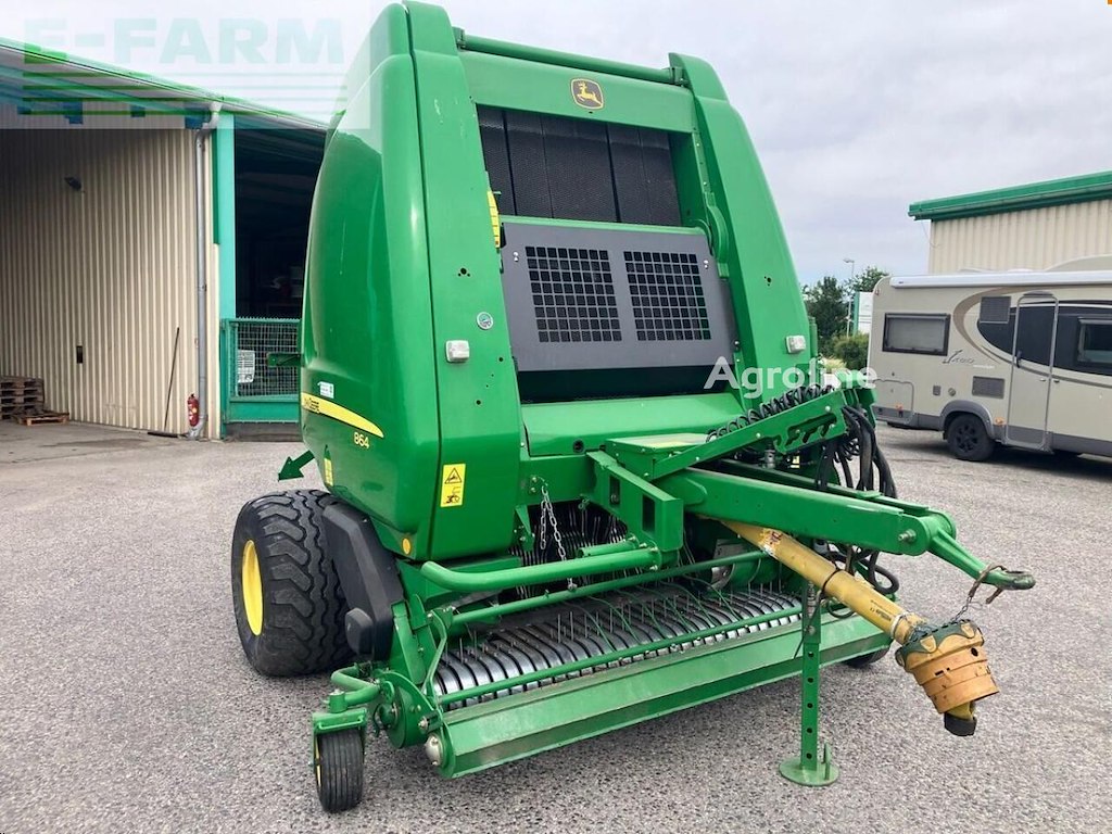 John Deere 864 balirka za četvrtaste bale