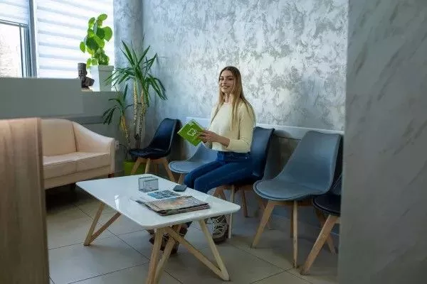 RADIOGRAFIJA ŠAKE ILI RUČNOG ZGLOBA (NA FILMU)