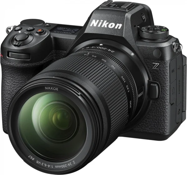 NIKON fotoaparat Z6III + 24-200 f/4-6.3