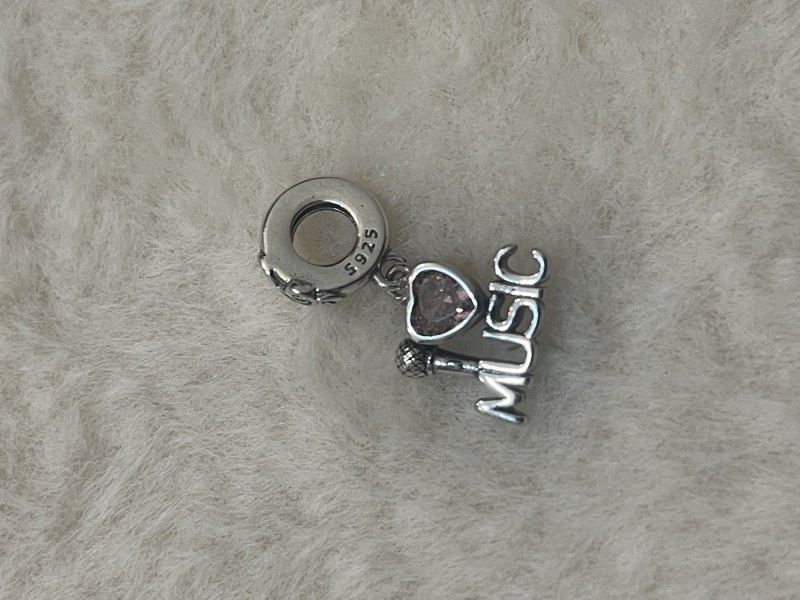 Srebrni Pandora privezak S925” I love music”