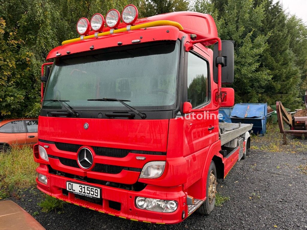 Prodaje se Mercedes-Benz 818 L šlep auto na aukciji