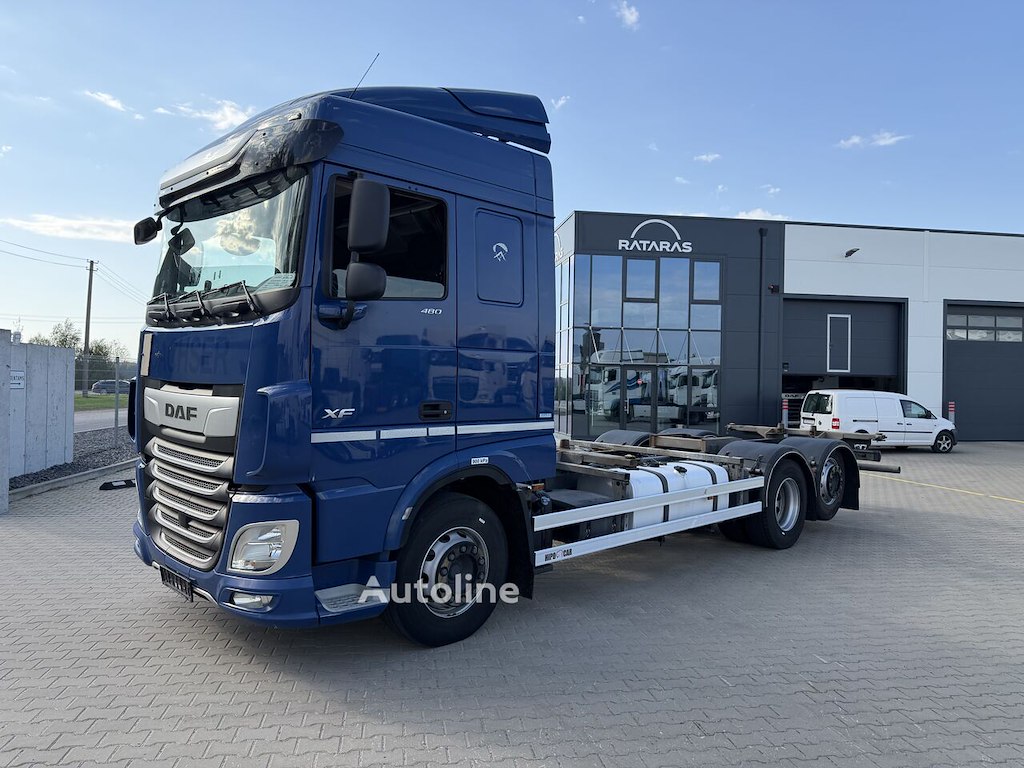 DAF XF 480 FAR vozilo za prevoz kontejnera