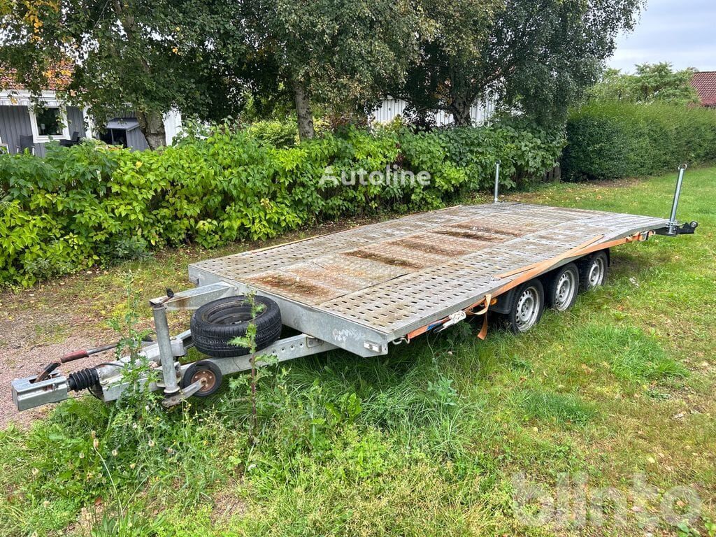 Prodaje se NV NIEWIADOW prikolicu autotransportera na aukciji
