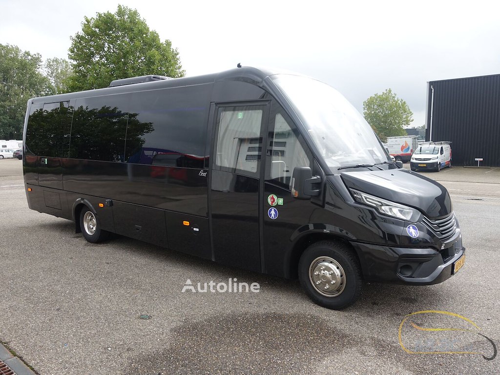 Novi IVECO Rosero First Busworld Edition turistički autobus