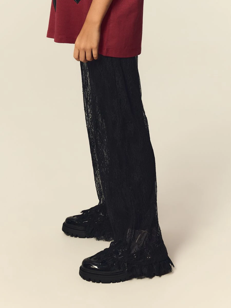 Dvoslojne pantalone sa čipkom