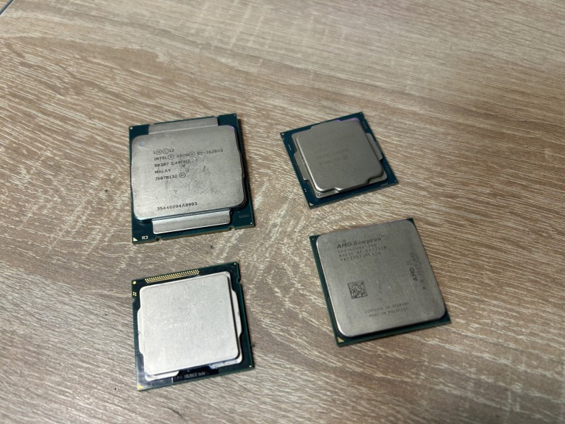 Procesori 4 komada Xeon Sempron Pentium Celeron