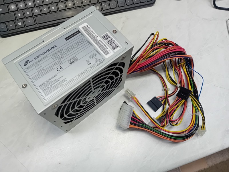 napajanje FSP 350w ispravno